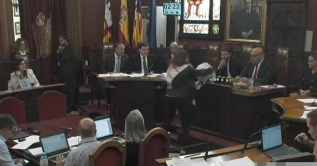 Jaime Martínez diu «vividora» a Lucía Muñoz i ella li entrega l ...